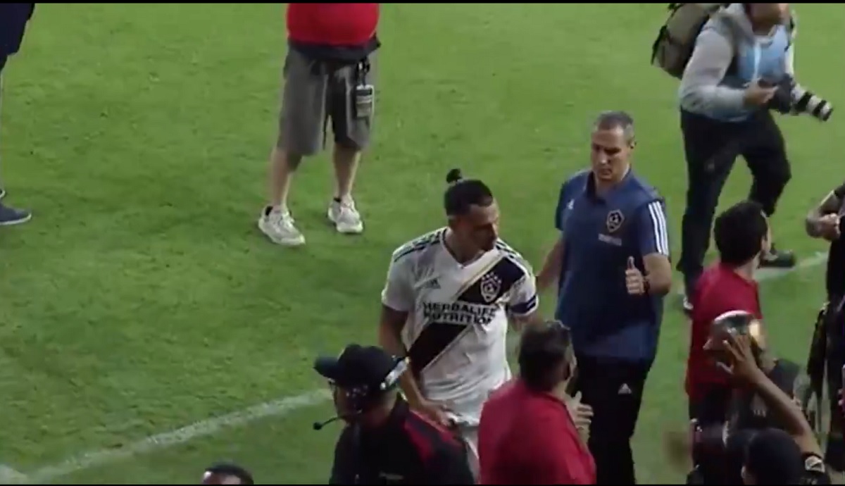 Sportske novosti - VIDEO: ZLATAN JE REKAO ZBOGOM AMERICI Na provokacije ... Sportske novosti - VIDEO: ZLATAN JE REKAO ZBOGOM AMERICI Na provokacije ...